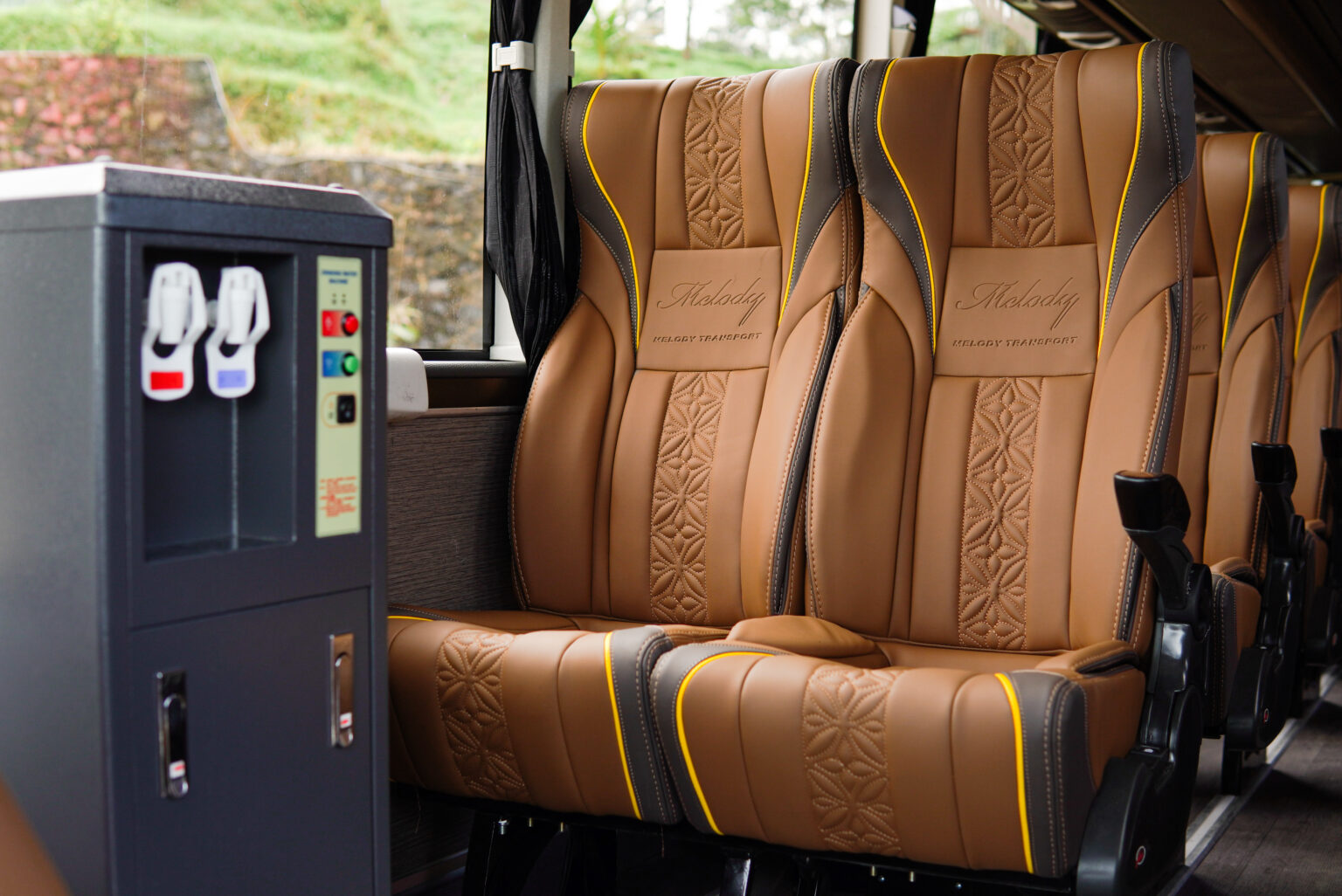 Interior Mewah Sewa Bus Pariwisata Luxury Jakarta Melody Transport ...